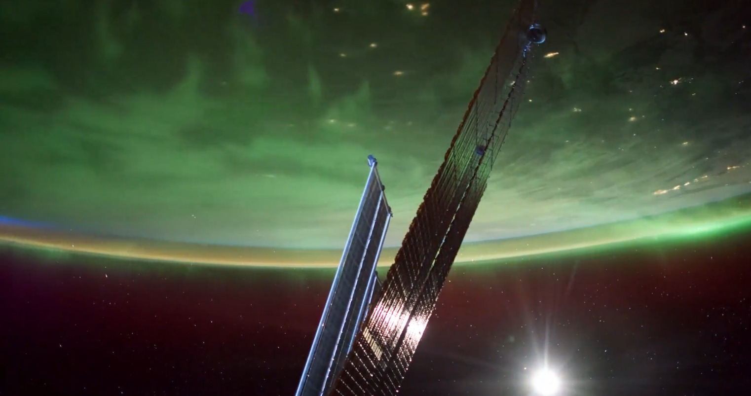 Космонавты засняли полярное сияние с МКС - видео - BULAK.KG