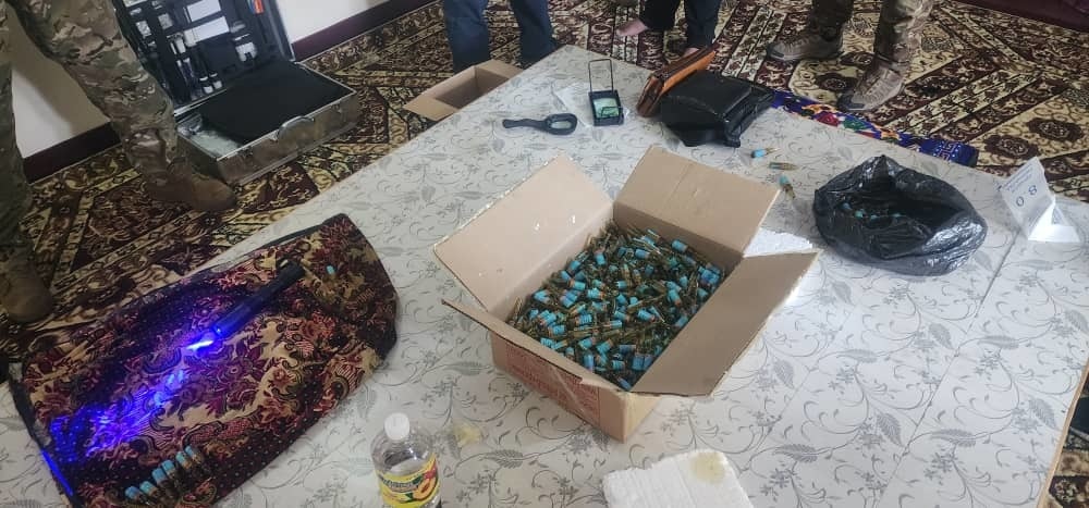 В Ала-Буке пытались продать 500 ампул змеиного яда, задержаны четверо - BULAK.KG