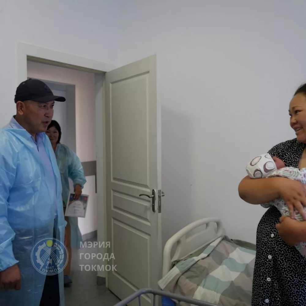В Токмоке родилась девочка весом 5 килограммов - BULAK.KG