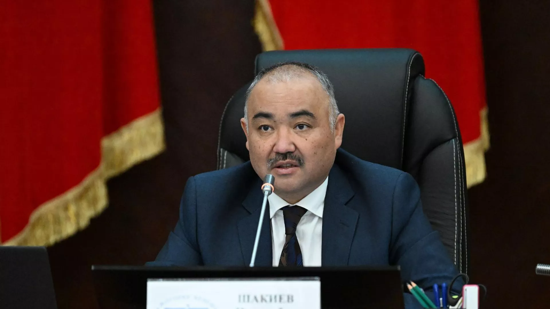 "Не надо пиара" — спикер ЖК призвал чиновников не подражать мэру Оша - BULAK.KG