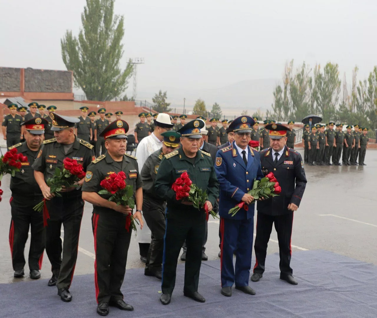 «Ата-Бейитте» баатырлардын элеси эскерилди: Чек ара жаңжалына 3 жыл - BULAK.KG