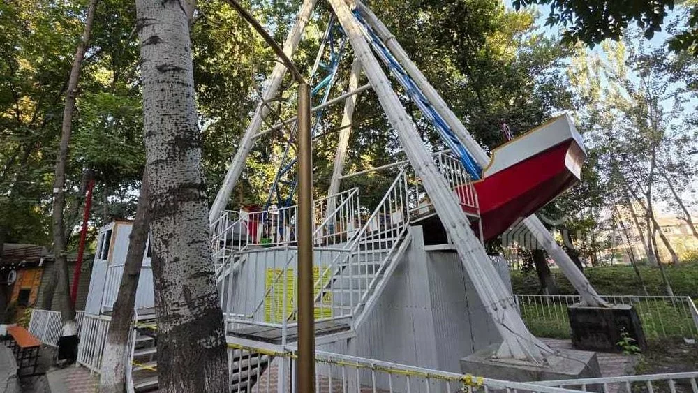 Гибель девушки в парке Оша. Оператора аттракциона задержали - BULAK.KG